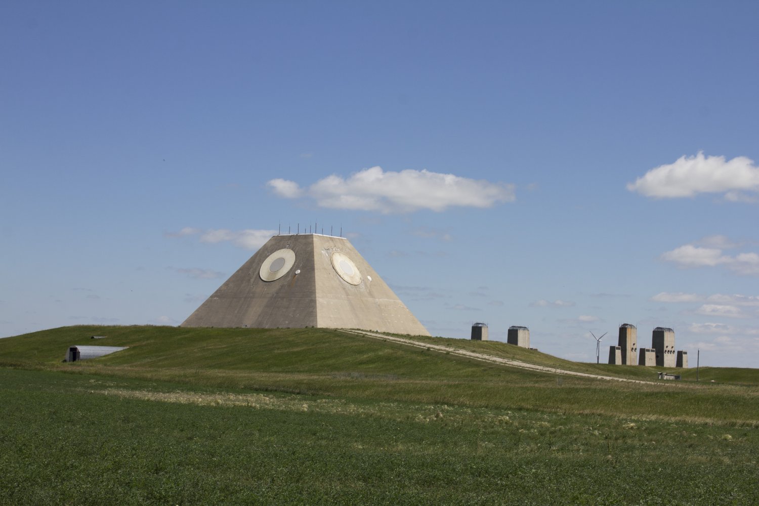The Pyramid on the Prairie - Roadtrip.DK